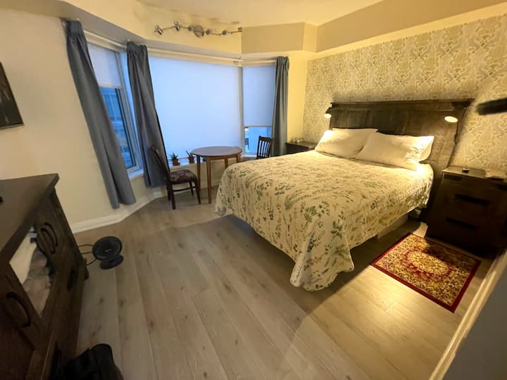 Yorkville Village Luxury Pied-a-terre - Toronto