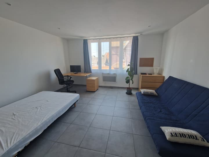 Vaste Studio Idéalement Situé En Centre-ville - Berck