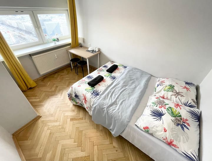 Fantastic Waw - Ch35 Room V2 - Warschau