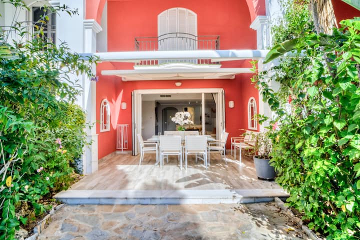 Reihenhaus In Erster Strandlinie - Marbella