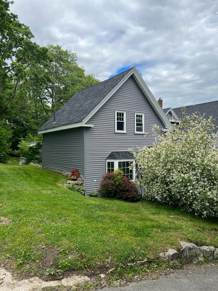 Downtown Boothbay Harbor, 2-story Cottage - Boothbay Harbor, ME