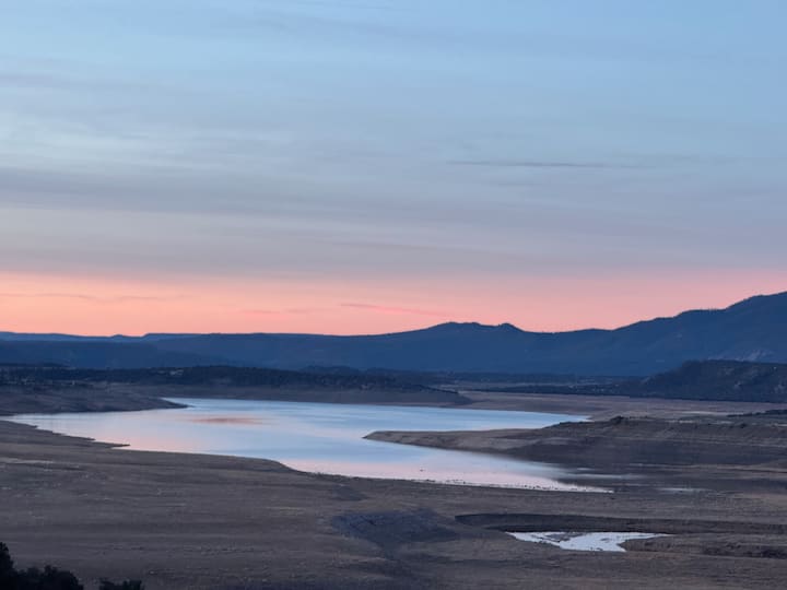 2 Bedroom Cabin Overlooking El Vado Lake & Canyon - Heron Lake State Park, Los Ojos