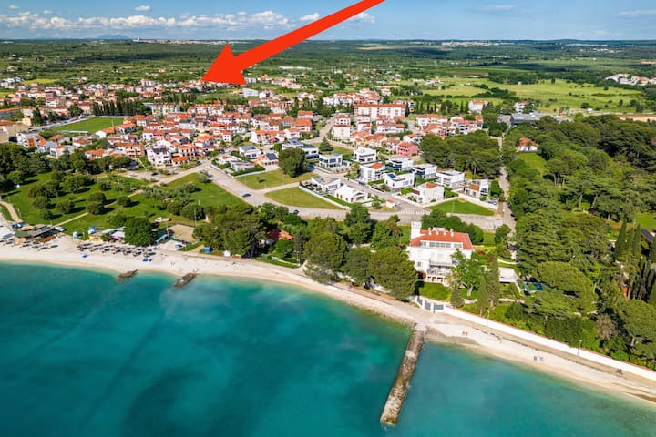 Family House Near Beach In Fazana
For 8 People - Pula