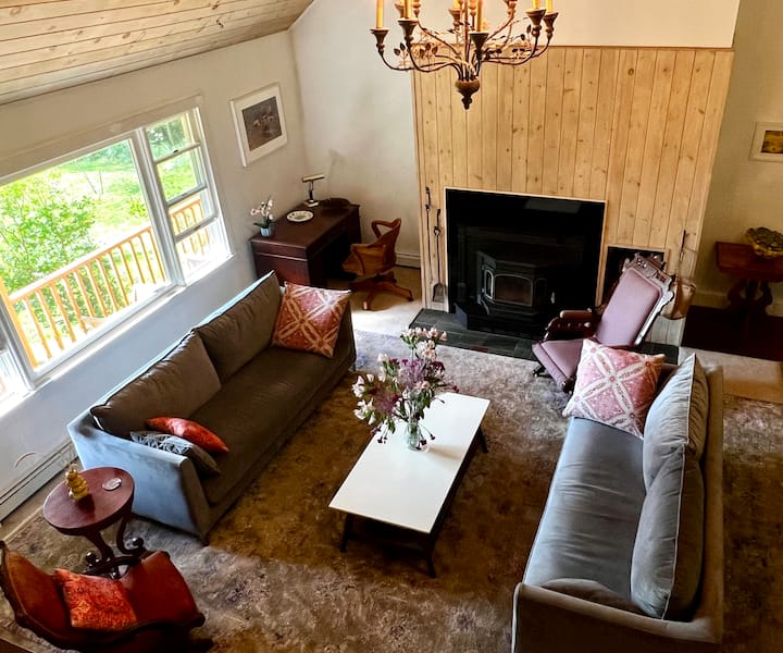 Lovely Secluded Berkshire Mtn View 3br Near Skiing - Berkshire County, MA