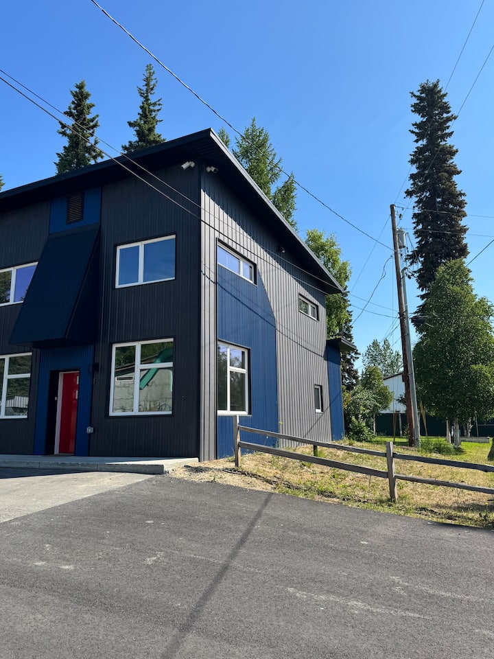 Modern Design Close To Uaf, Cafes & Farmers Market - Fairbanks, AK