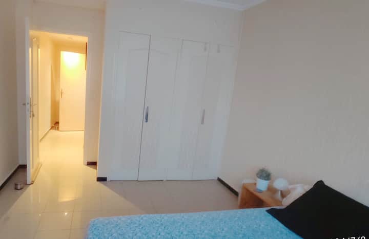 Quiet, Central And Secure Single Room - Montpellier