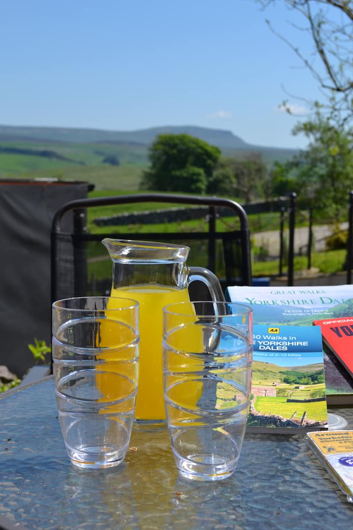 Holiday Cottage With Yorkshire Dales 3 Peaks Views - Horton in Ribblesdale