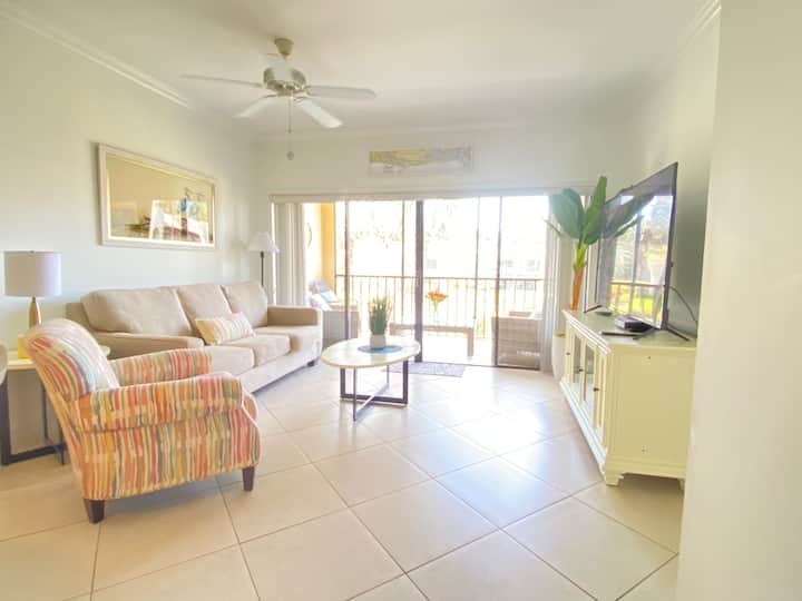 Lake View Naples Condo - Naples, FL