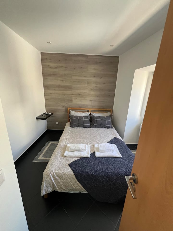 Quarto Com Casa De Banho Privativa. - Faro