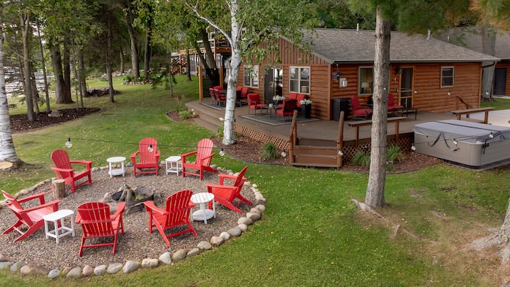 Premier Location With Hot Tub, Pontoon, & Beach! - Crosslake, MN