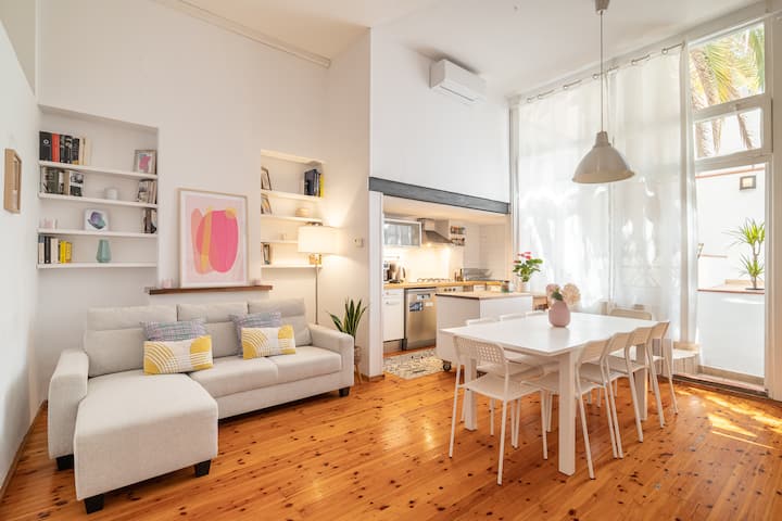 6br · 3ba · Groups 10–13 · Near Fira Bcn · Patio - Barcelona