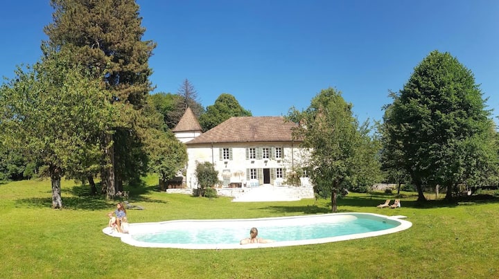 Suite Parentale Dans La Tour Du Château - Confort