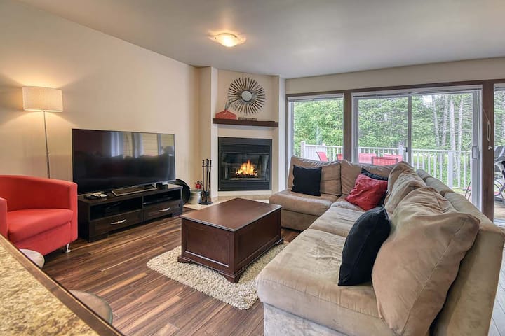 Au Neuvième Trou At Borealis: Golf Views! - Mont-Tremblant