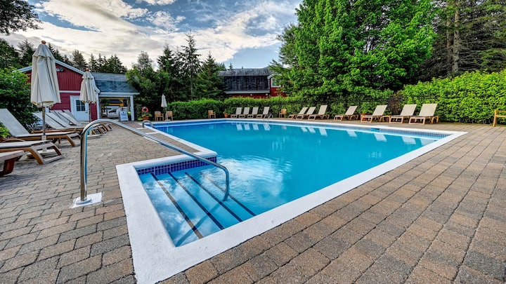Au Neuvième Trou At Borealis: Pool & Golf Views! - Mont-Tremblant