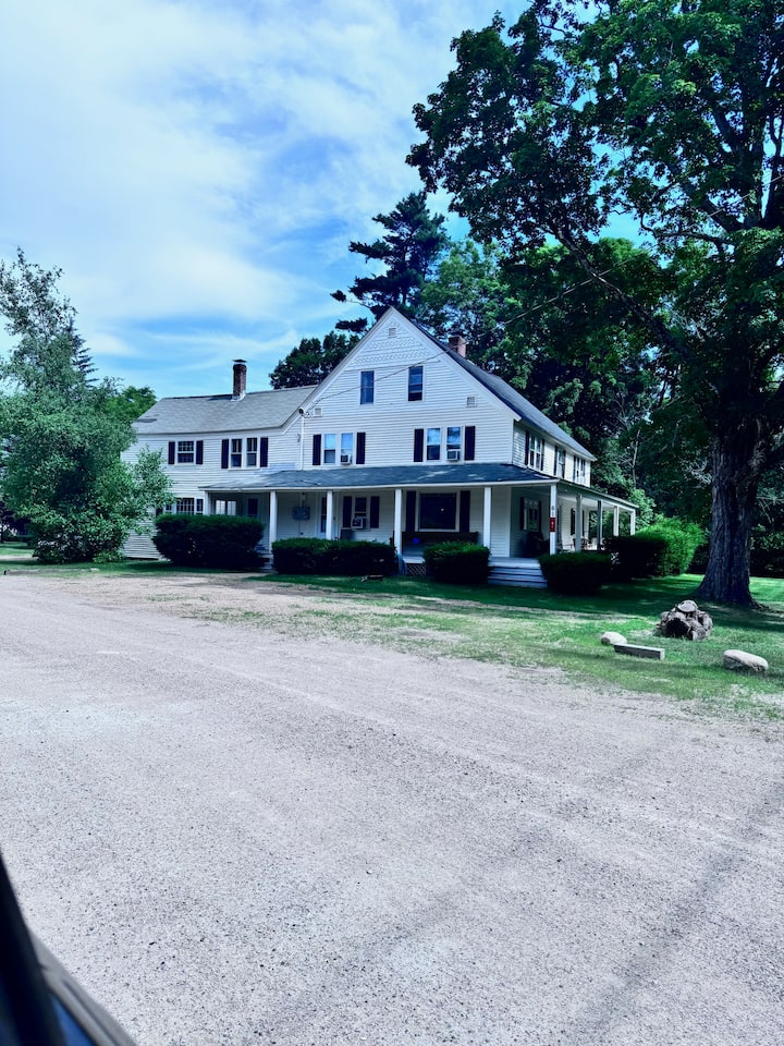Charming 1830s Farmhouse  Nestled In The Intervale - North Conway, NH