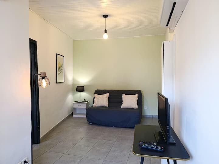 Jolie Petite Maison De Village Rénovée Avec Cave - Privas