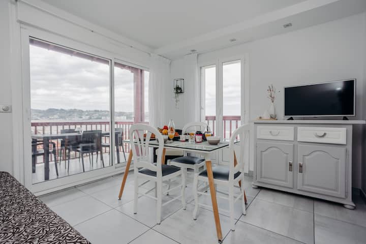 Appartement Lumineux Face à La Plage - 2ème éTage - Hendaye
