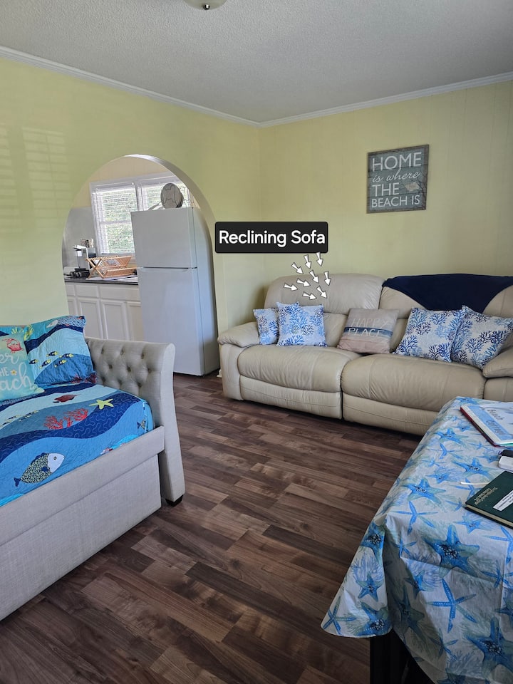 Dolphin Beach Cottage - 5 Blks To Atlantic Ocean - Carolina Beach, NC
