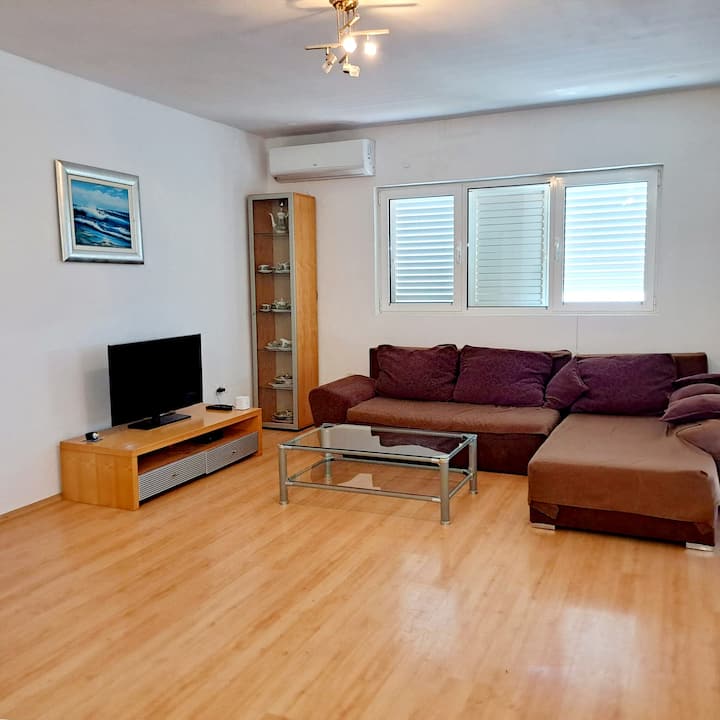 Apartments Pletikosa Near ŠIbenik - Brodarica