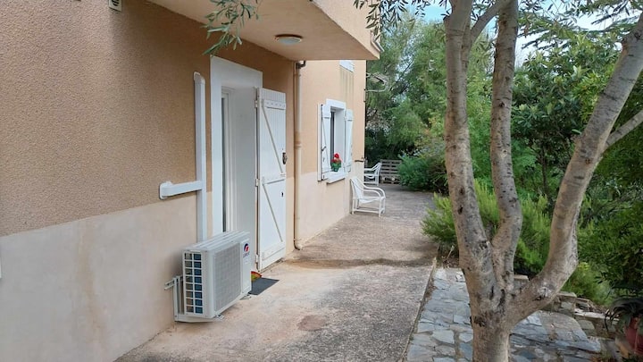Agréable Bas De Villa Dans Un Lotissement Calme - Haute-Corse