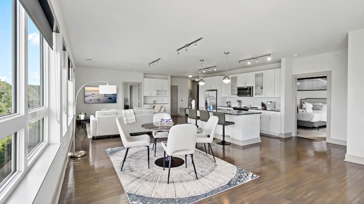 One Of The Largest Apartments In Tysons - Fairfax, VA