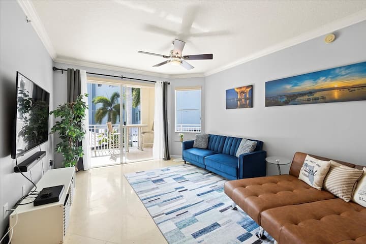 2/2 Downtown Stuart Condo -Yacht Club - River View - Stuart, FL