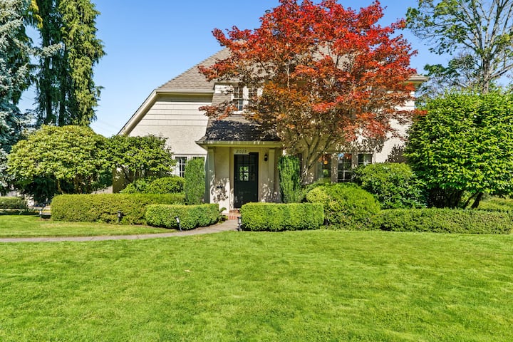 Beautiful 4 Bedroom Steps Away From Uo Campus! - Eugene, OR