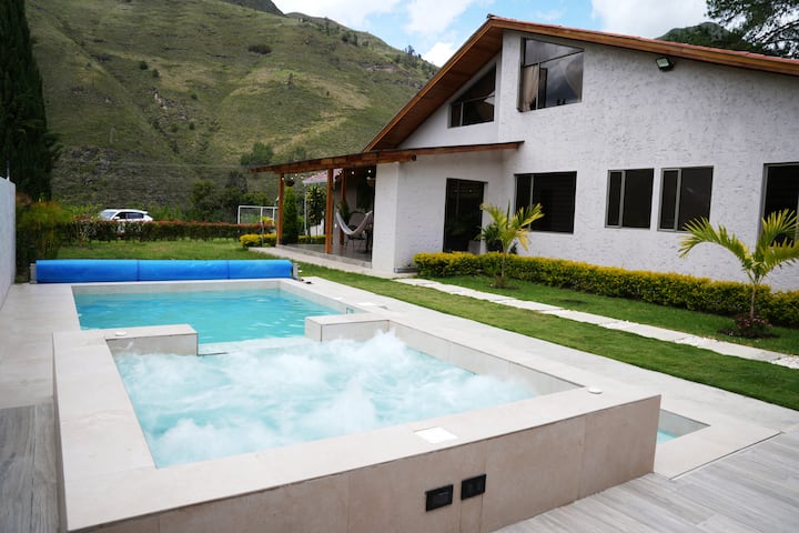 Villa Familiar Con Piscina Jacuzzi, 6 Habitaciones - Cañar
