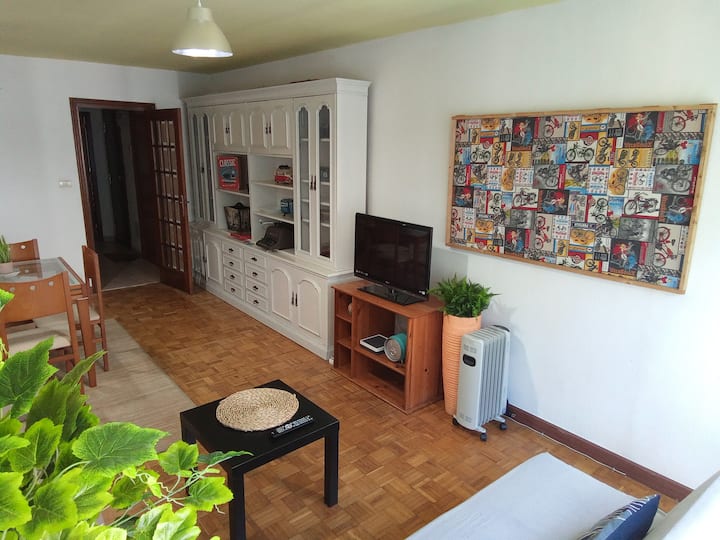 Piso Luminoso Con Tres Habitaciones Y Garaje - Vigo