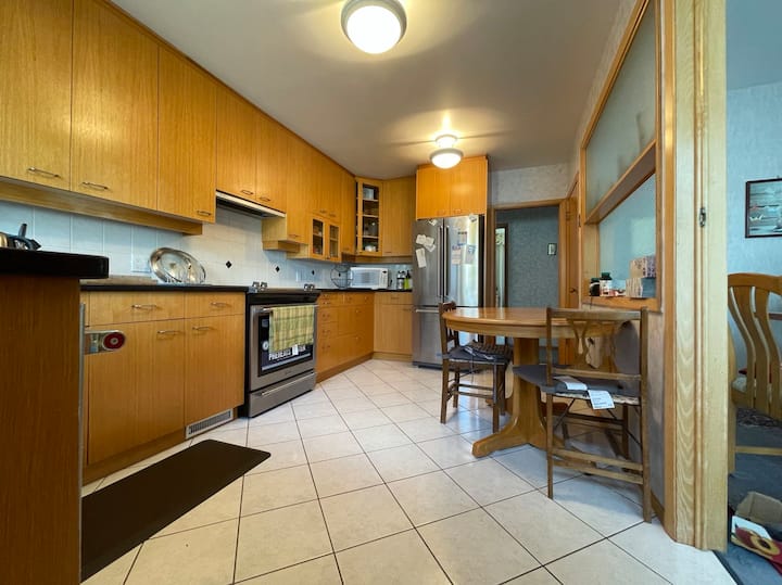 Charming Room Next To Uom And Trans Canada Trail - Winnipeg