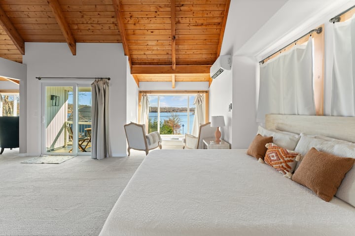 Morgan Suite - Spacious | Hot Tub | Water Views! - Stonington, CT