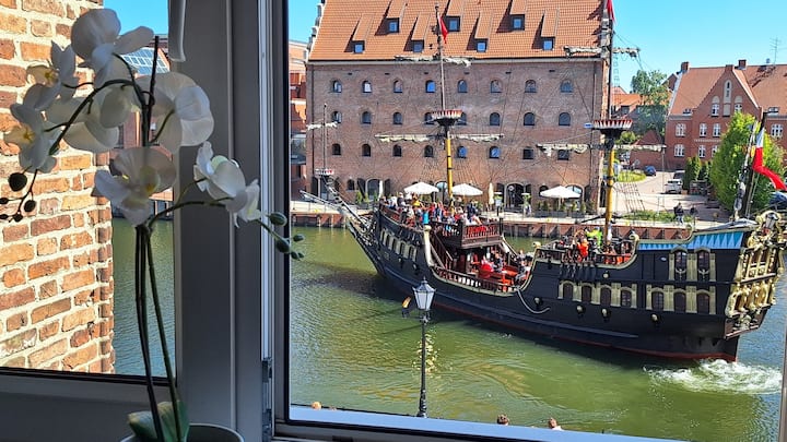 Magical River View | Old Town Gdansk - Danzig