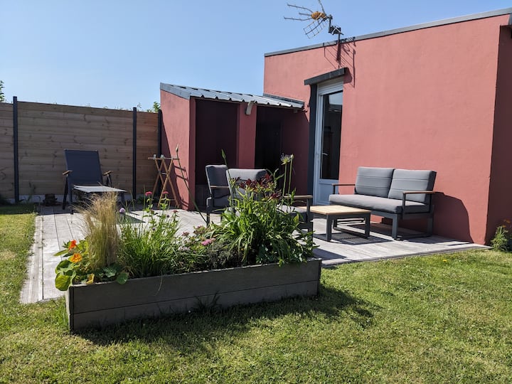 Logement Entier Avec Terrasse Et Jardin - Plage de Kerlouan (Boutrouilles)