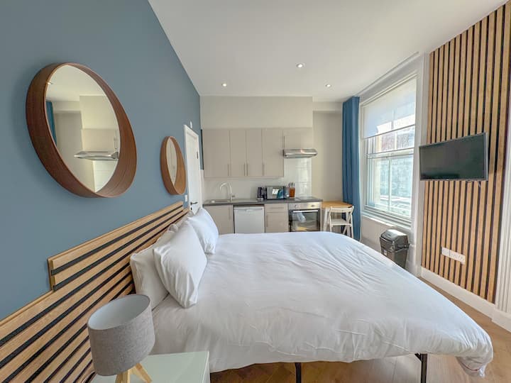 Bright Studio 3 Min - Earls Court Station - Earls Court