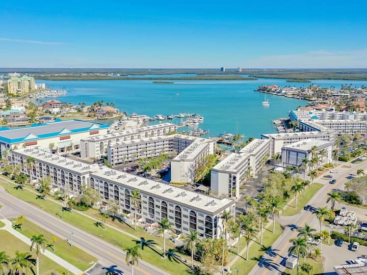 Angler Oasis Ii-marco-2 Bdr Waterfront Condo-5 *! - Marco Island, FL