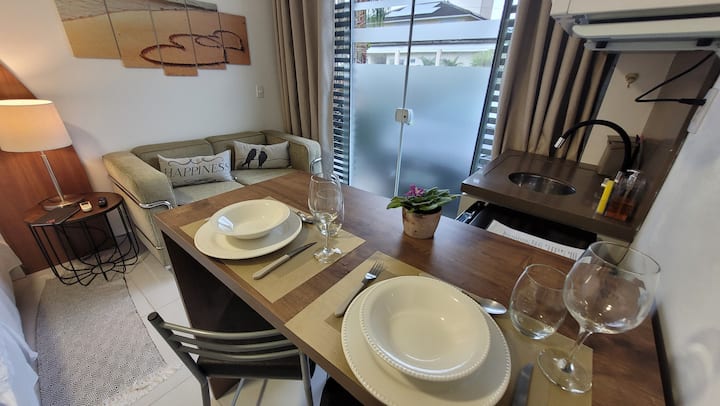 Microcasa Suíte C/ Estacionamento Privado - Florianópolis