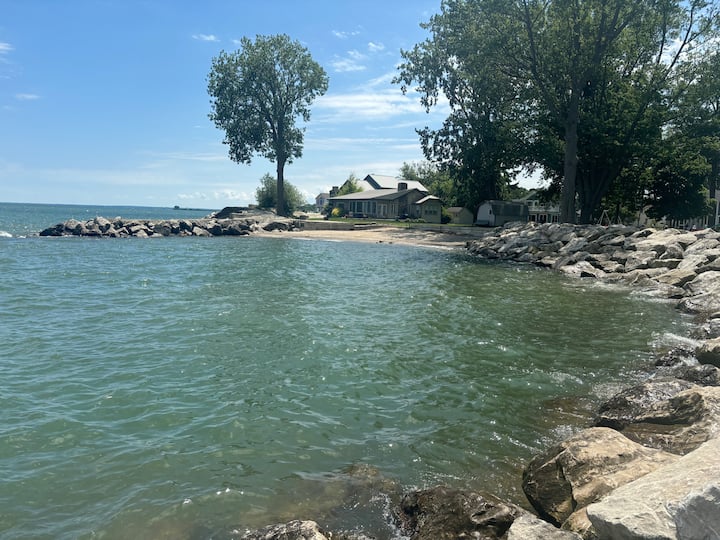 Lucy’s Lakeview - Lake Erie, PA