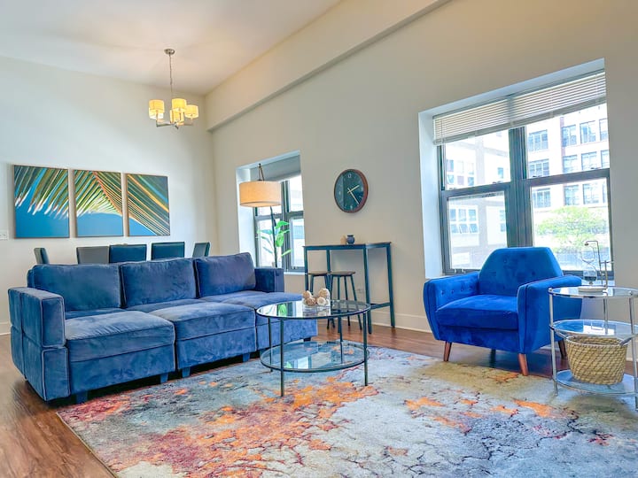 Spacious 3br 420 Friendly Near Mccormick • Parking - Armour Square - Chicago
