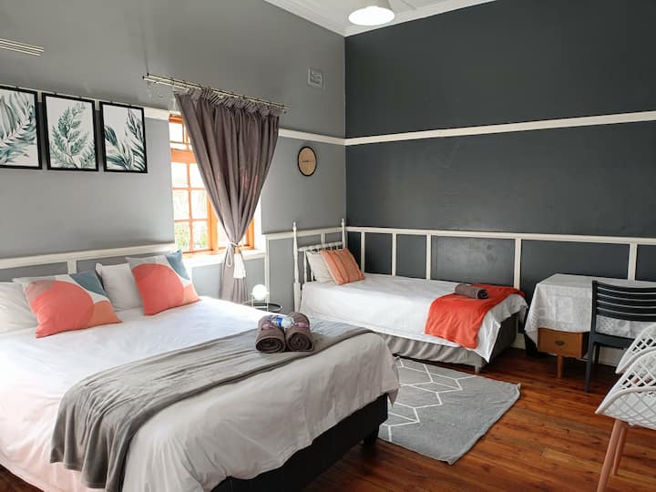 Stylishd 2bedroom Near Selborne College 1min Walk - East London, South Africa