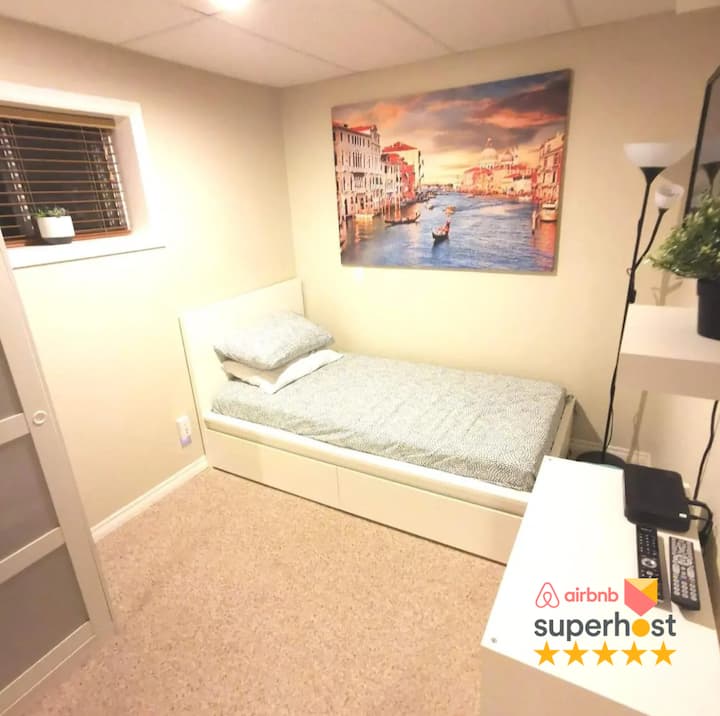 Cozy Twin Sz Bd Rm | 8min To West Ed | W/discounts - Edmonton