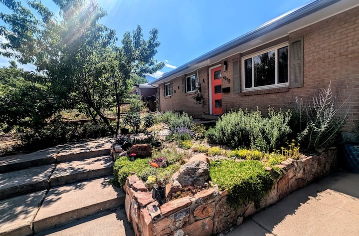 Sunny And Modern * Flatirons * Trails * Backyard - Boulder, CO