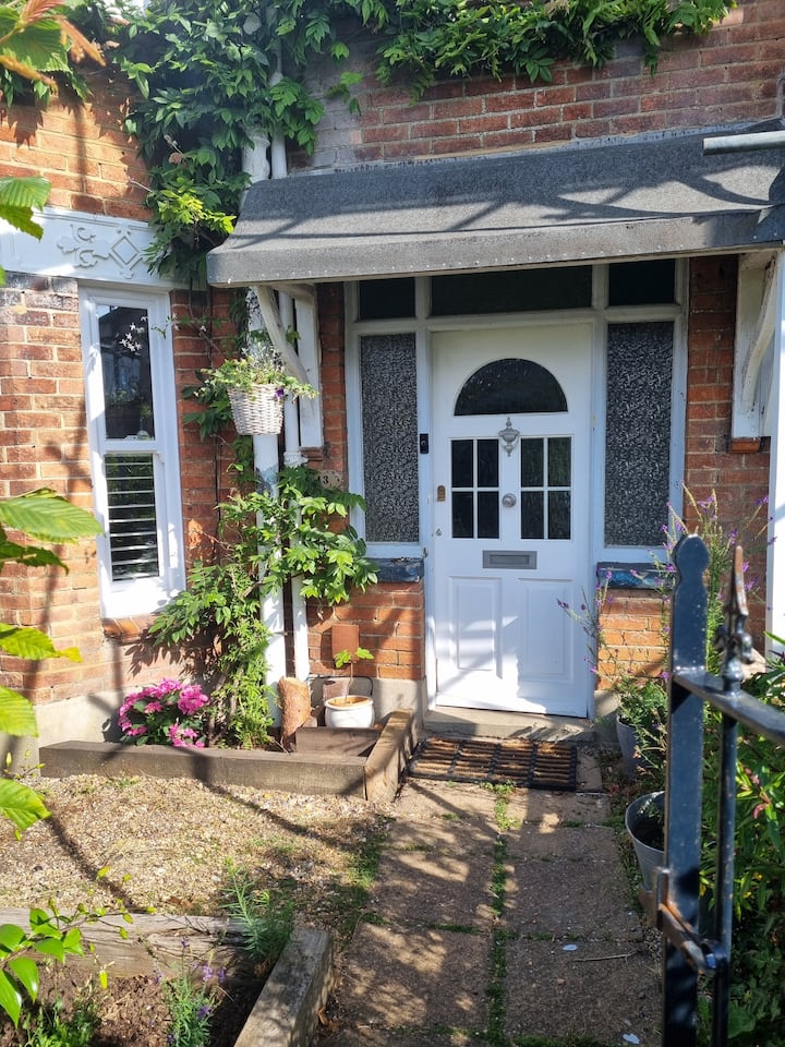 Famly Home Near Dorset Sandy Beaches - 풀