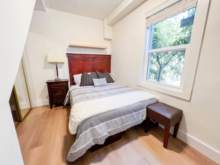 Perfect Downtown Cozy Home Away From Home! - Salt Lake City