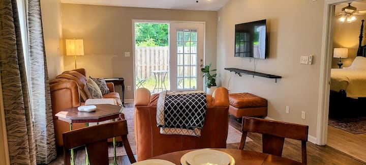 Charming Retreat, Pet Friendly, A Mile To Masters! - A House, Augusta
