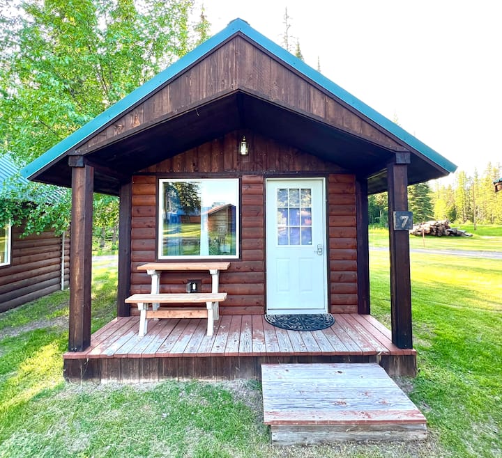 Triple G’s Resort - Cabin 7 - Glacier National Park