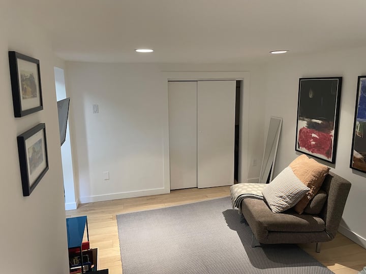 Private Studio-separate Entrance-downtown Access - Toronto