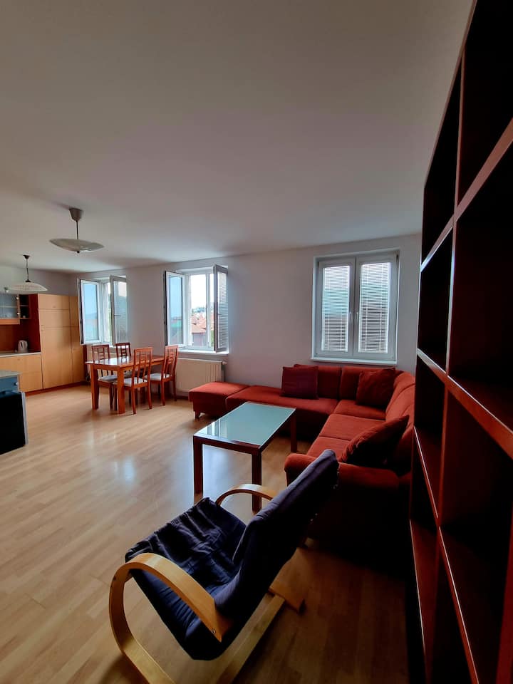 Big 3 Room Apartment Near Train Station & Center - Bratislava