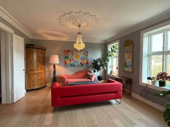 Historic Oslo Apartment By Birkelunden Park - Oslo