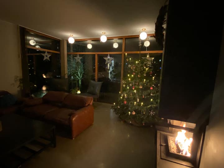 Wonderful 4-bedroom Family Home With Hot Tub - 冰島