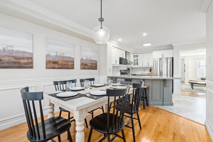 Family Home With Space For Everyone (2 King Beds) - Brampton